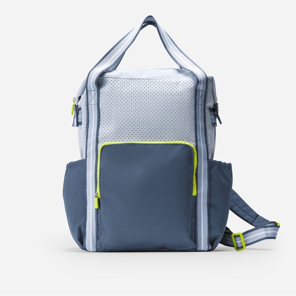 thirty-one | Bags | Thirtyone Day Away Backpack In Soft Blue Colorblock ...